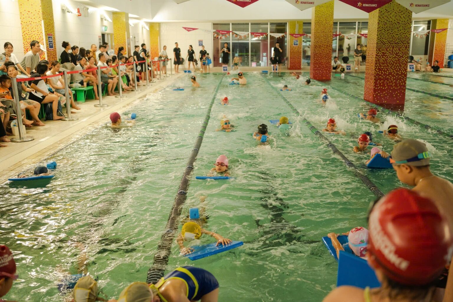 CLB Swimming & Fitness Renaissance Japan - Long Biên có tốt không ...
